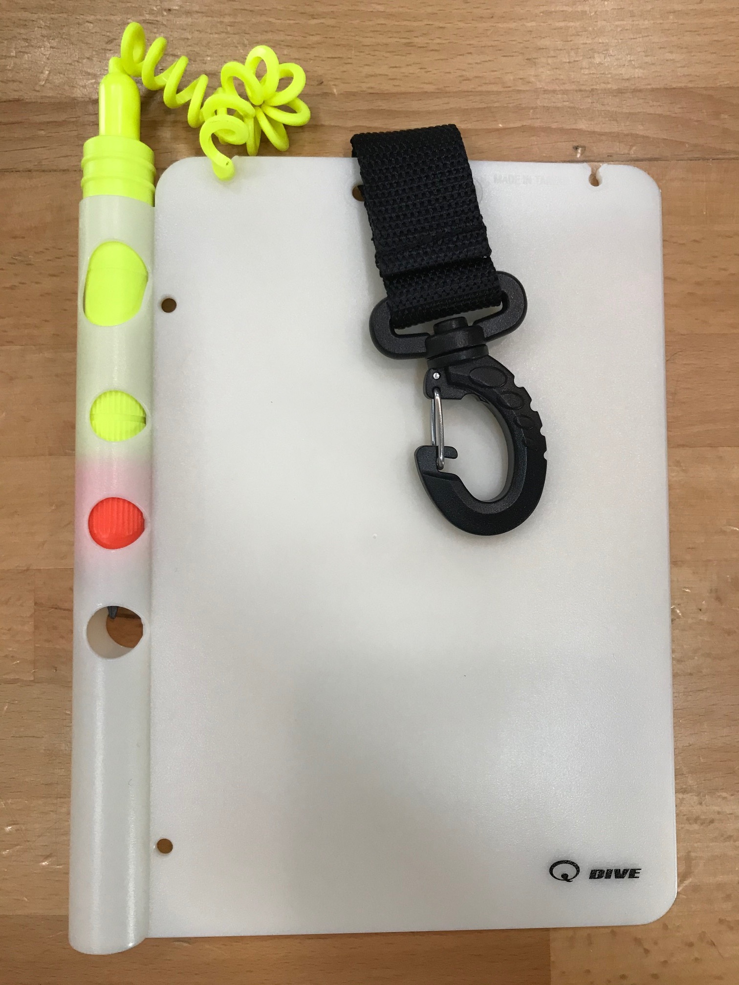 Q-Dive Slate with Pencil | Lucas Divestore