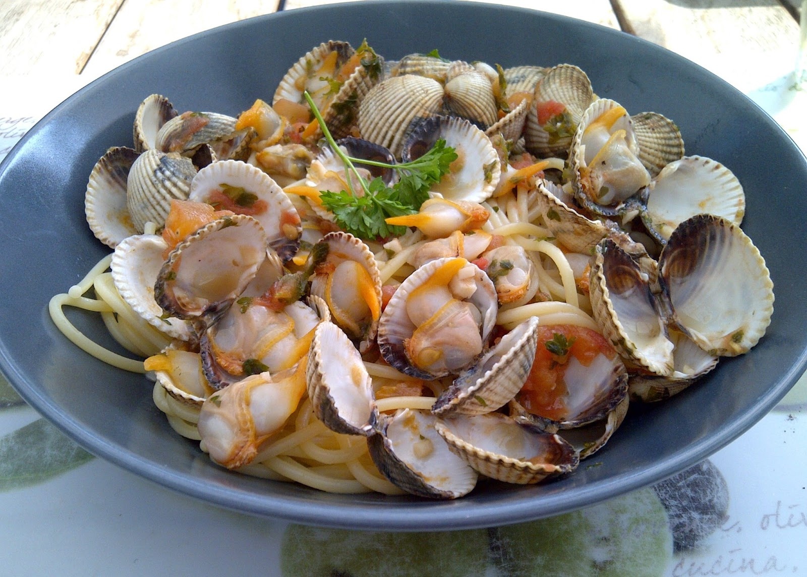 Kokkels in netje( 1 kg. ) - Urker Vishandel Hakvoort