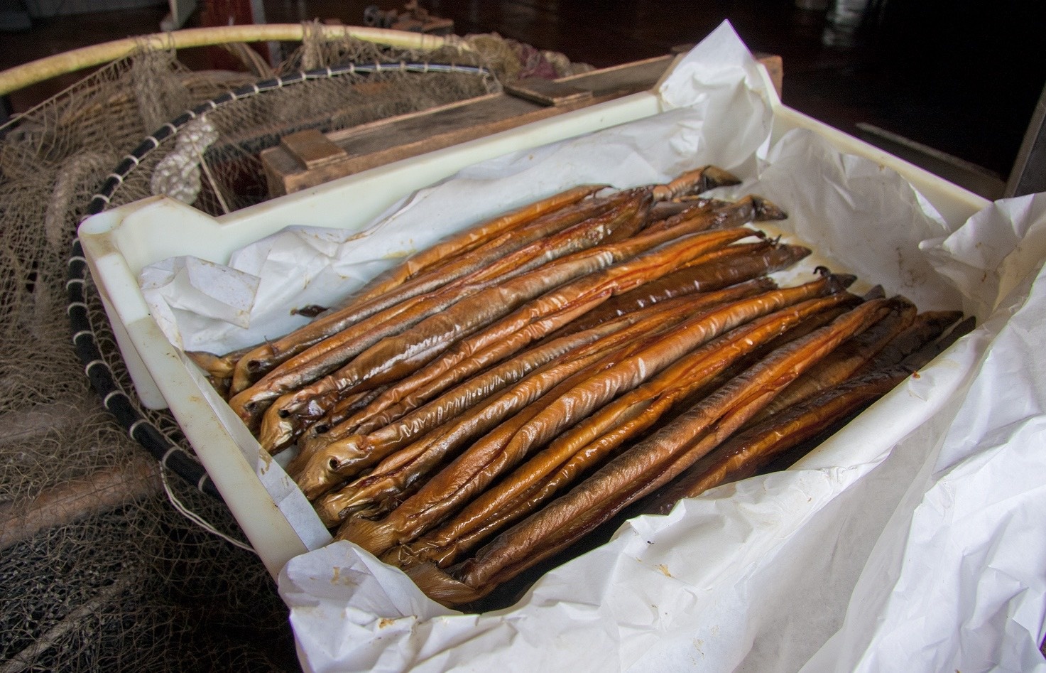 Ambachtelijke gerookte IJsselmeer paling - Urker Vishandel Hakvoort