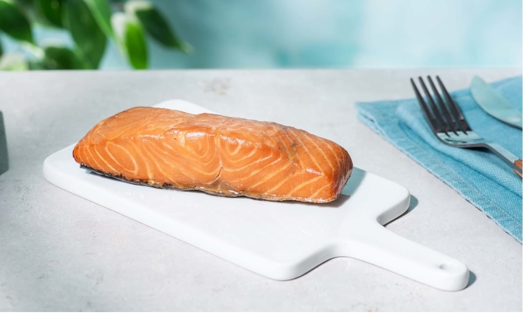 Warm gerookte zalm moten (1kg) - Urker Vishandel Hakvoort