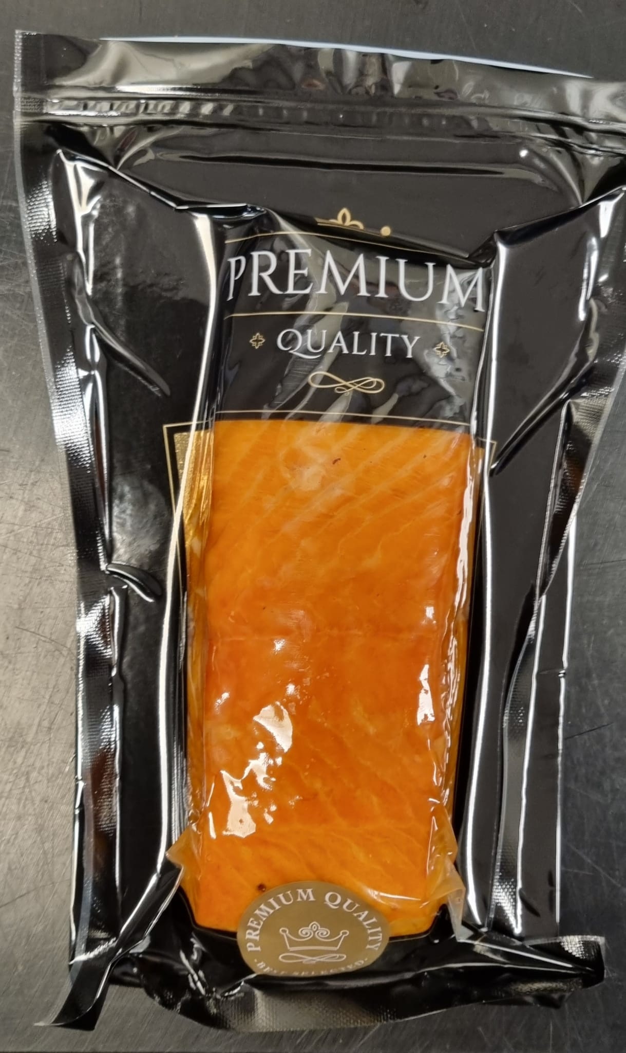 Warm gerookte zalm moten (1kg) - Urker Vishandel Hakvoort