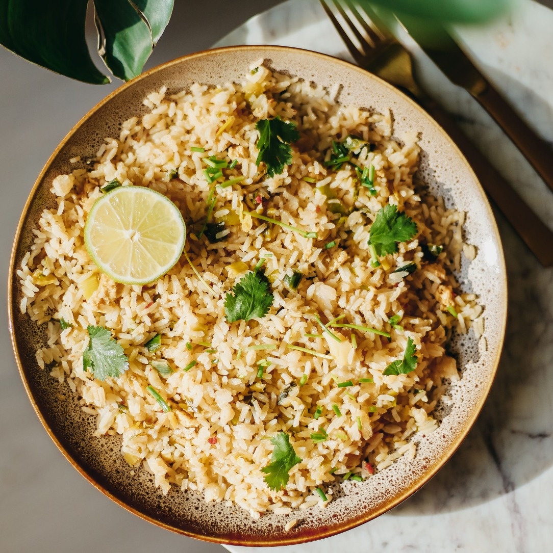 Nasi Goreng, gebakken Indonesische rijst kwaliteit diepvries gerecht ...