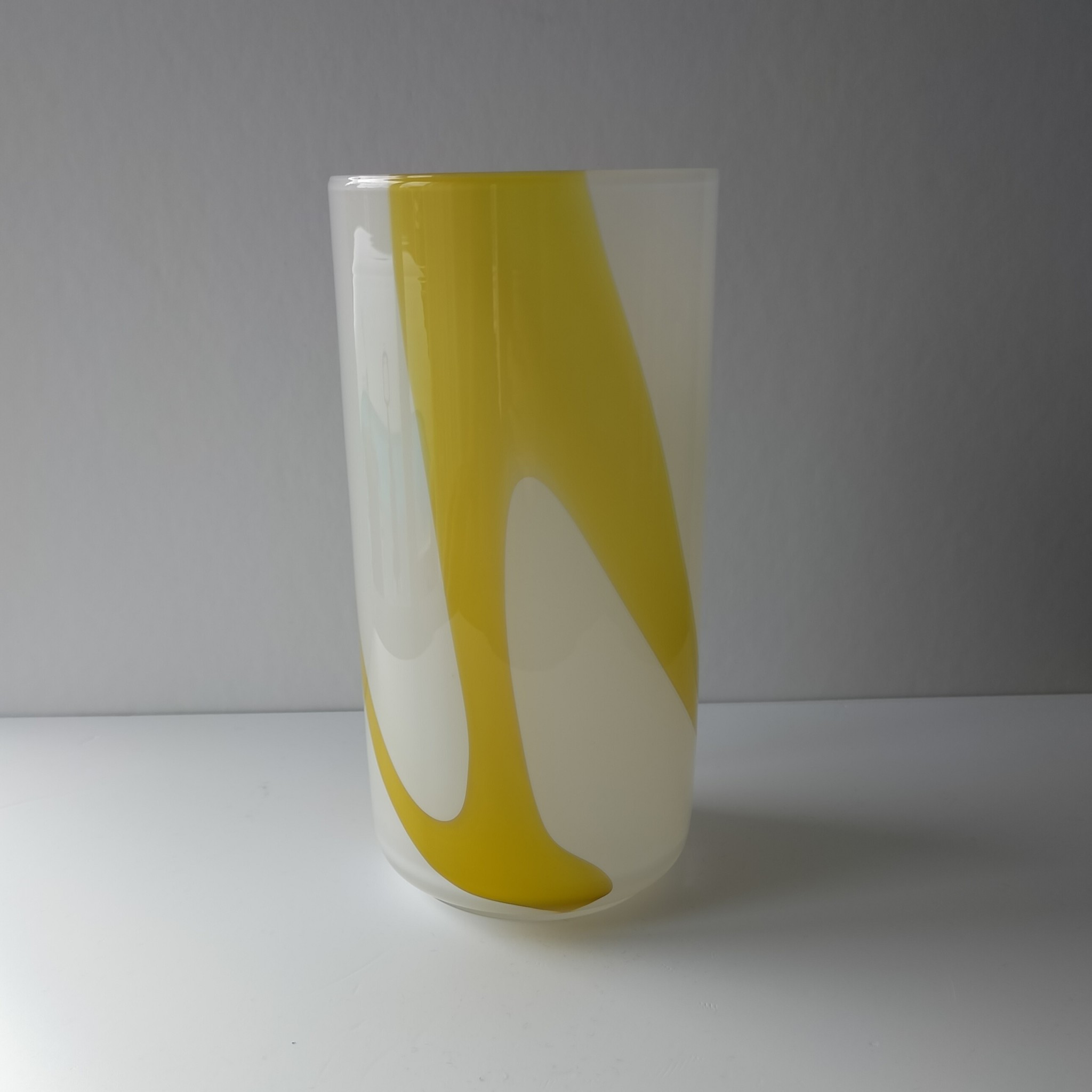 F Meydam • Leerdam Serica vaas wit/geel | Glas Leerdam - Glaskunst Art