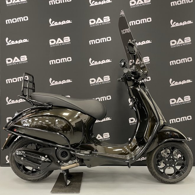 Vespa Sprint custom Python Green - DAB scooters & Motoren B.V.