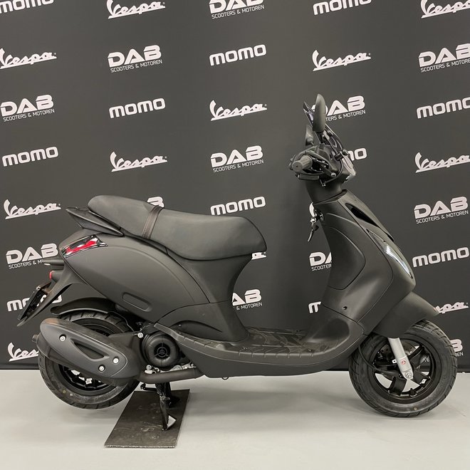 Piaggio Zip Custom nardo grey - DAB scooters & Motoren B.V.