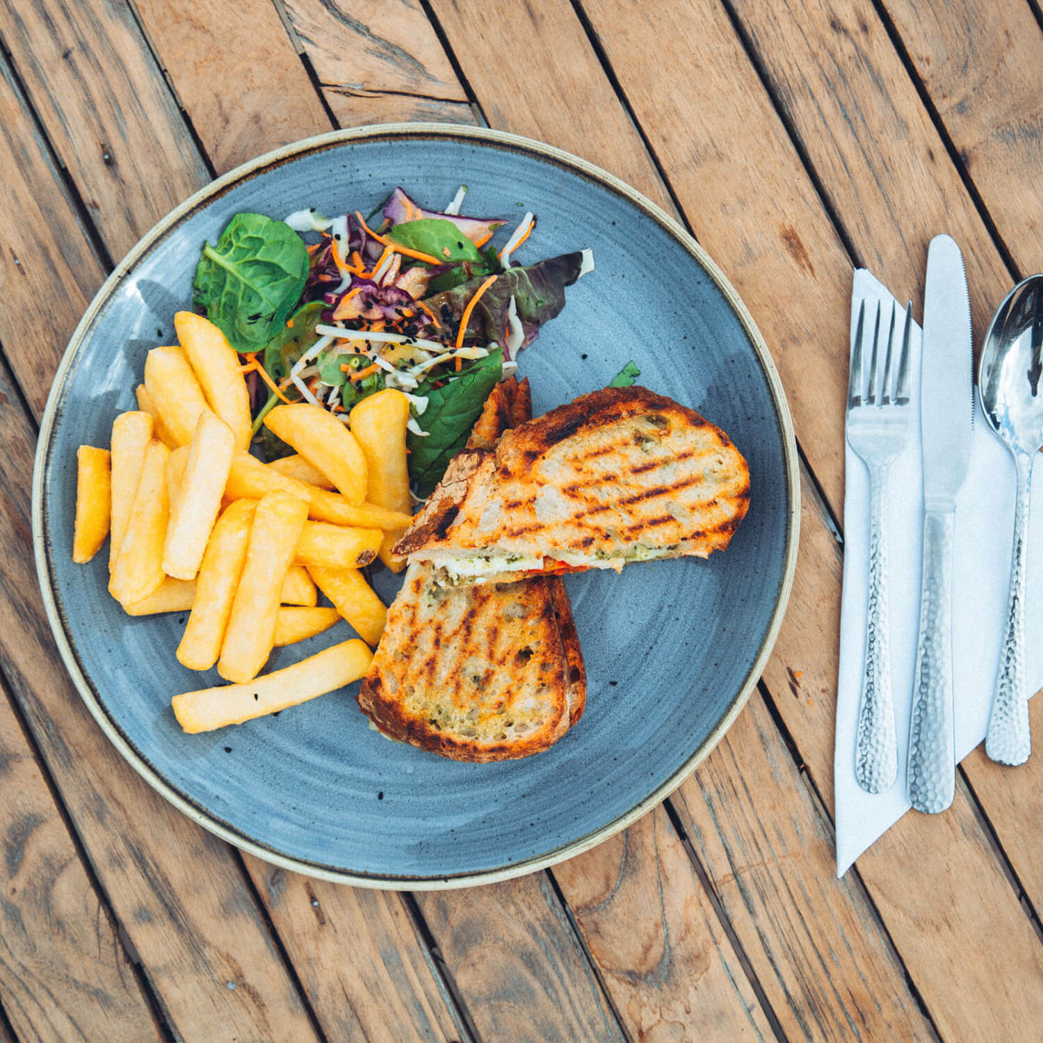 Café-Bar - Trading Boundaries