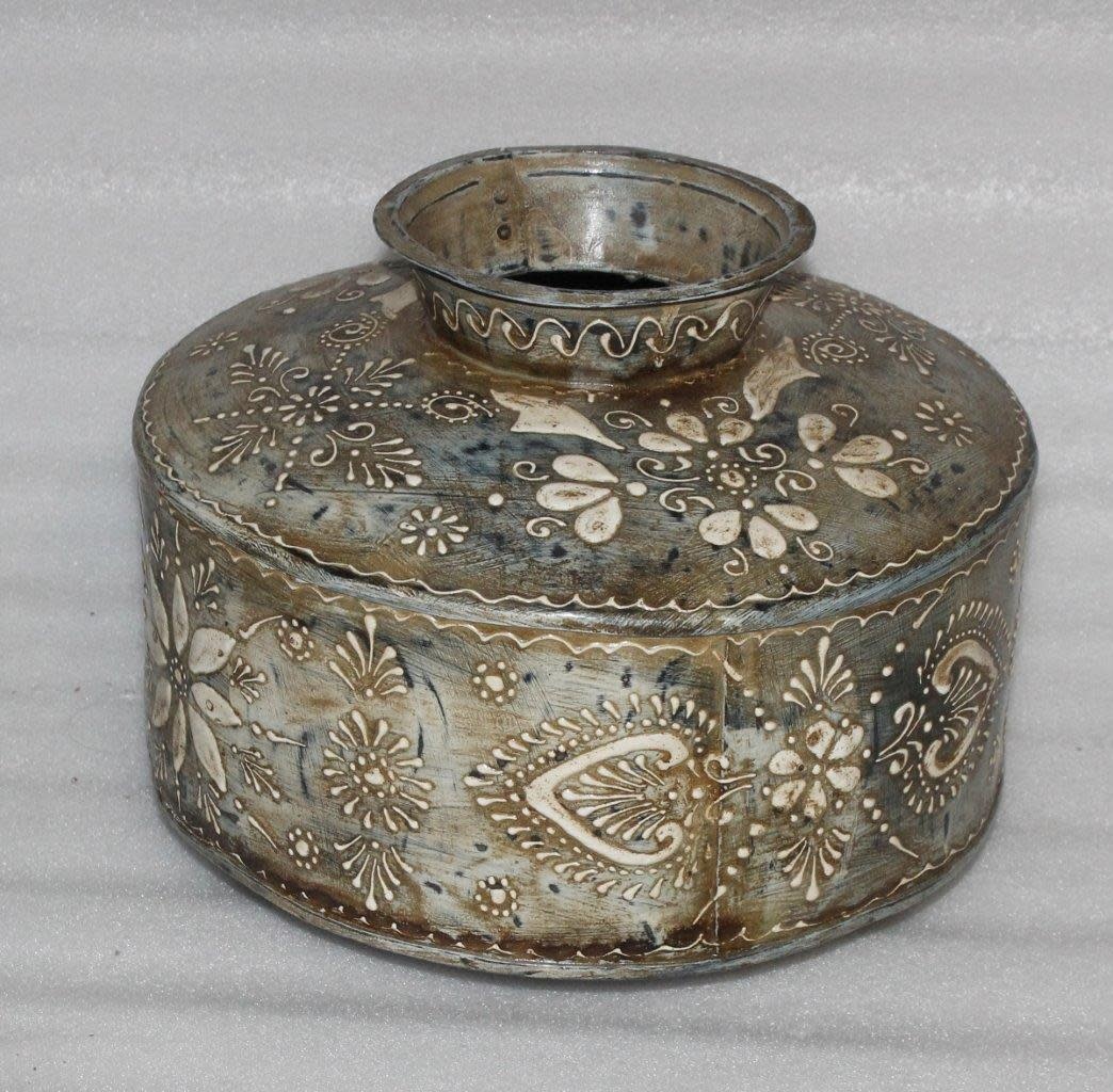 Grey & White Painted Pot - Trading Boundaries