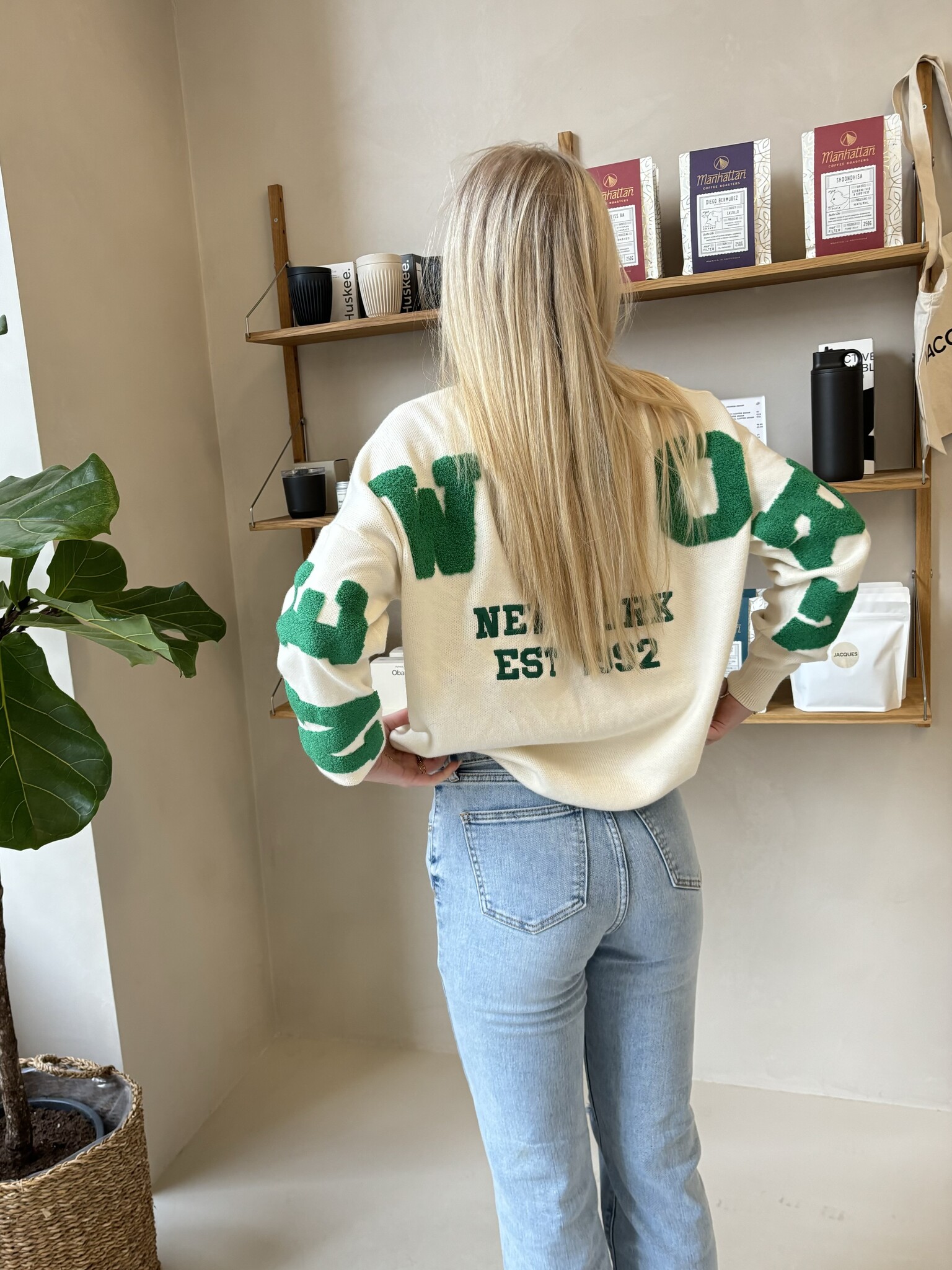 New York trui beige | trui met print - Famous Store