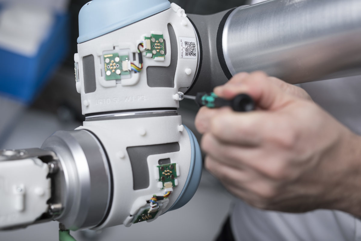 AIRSKIN für Universal Robots UR5 - plug+automate.swiss AIRSKIN für Universal Robots UR5 - plug+automate.swiss