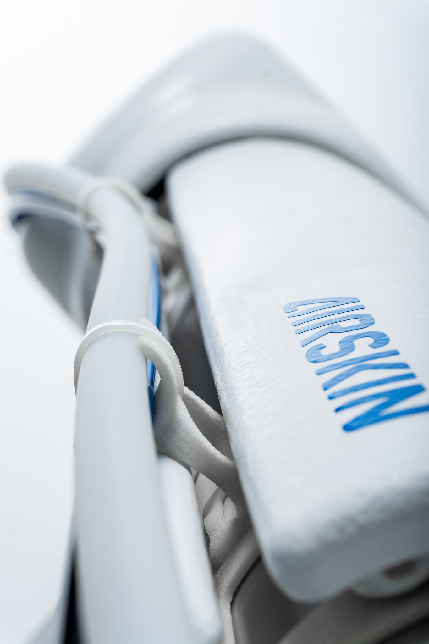 AIRSKIN für Universal Robots UR5 - plug+automate.swiss