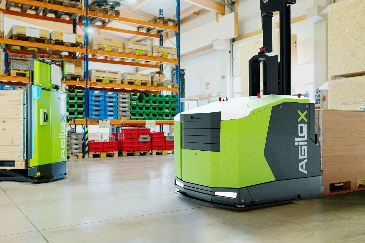 AGILOX OCF - der autonome Gegengewichtsstapler - plug+automate.swiss