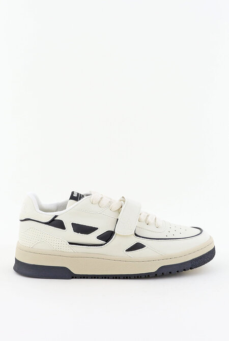 Saye - Marjon Snieders