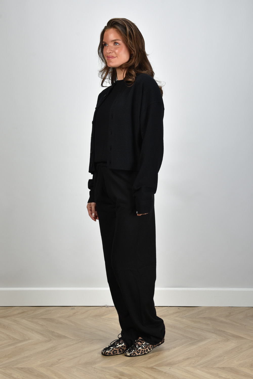 Extreme Cashmere vest Chou 170 raven - Marjon Snieders