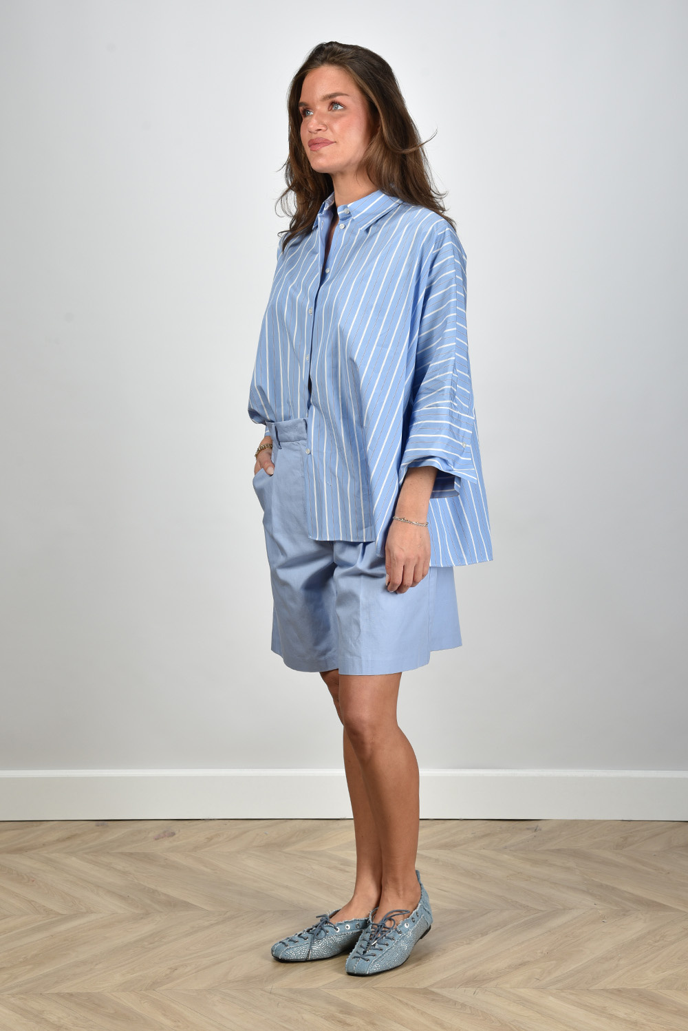 Weekend Max Mara high rise shorts Ecuba blue - Marjon Snieders