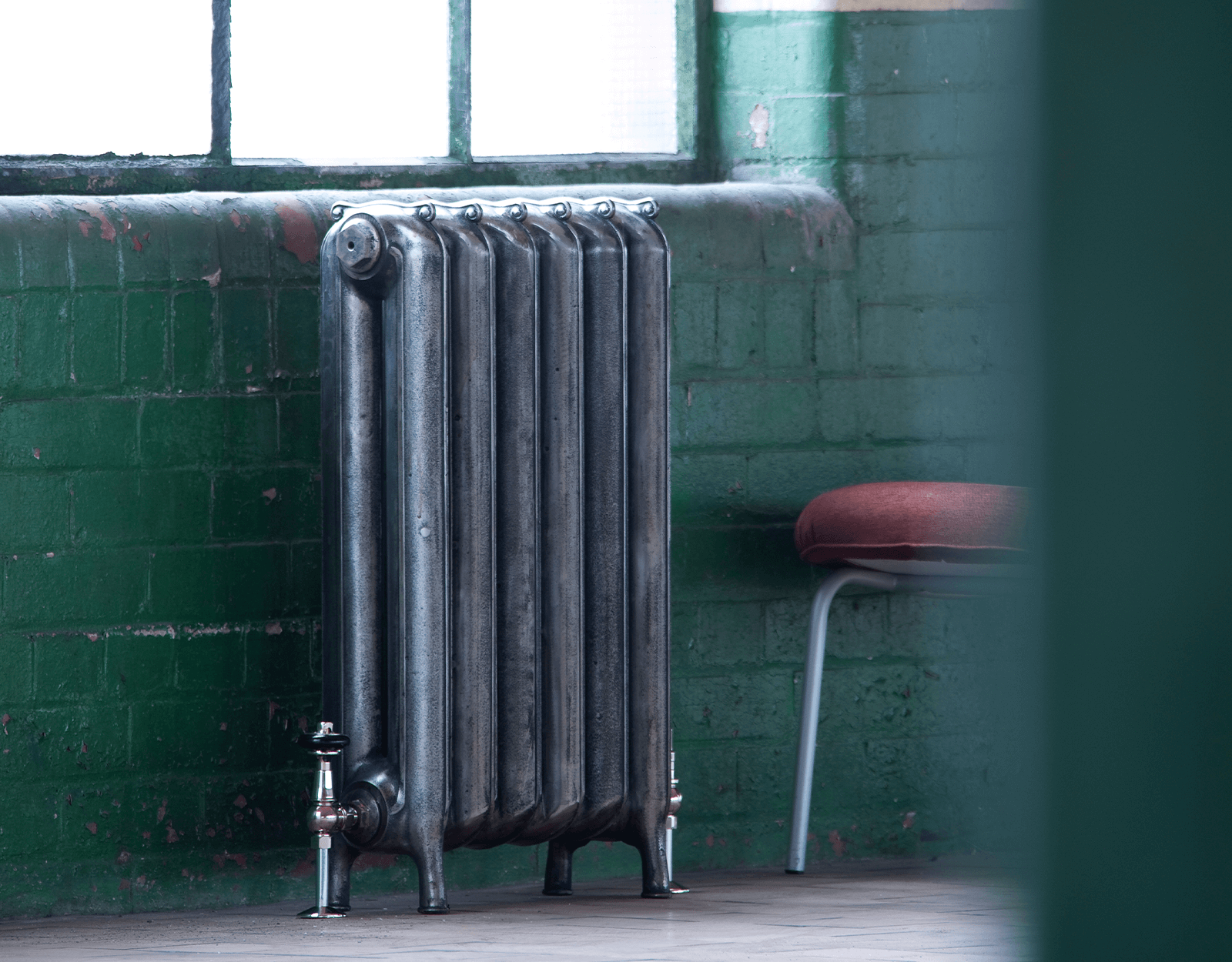 Classical retro design Cast iron radiator Prince 560/2 ...