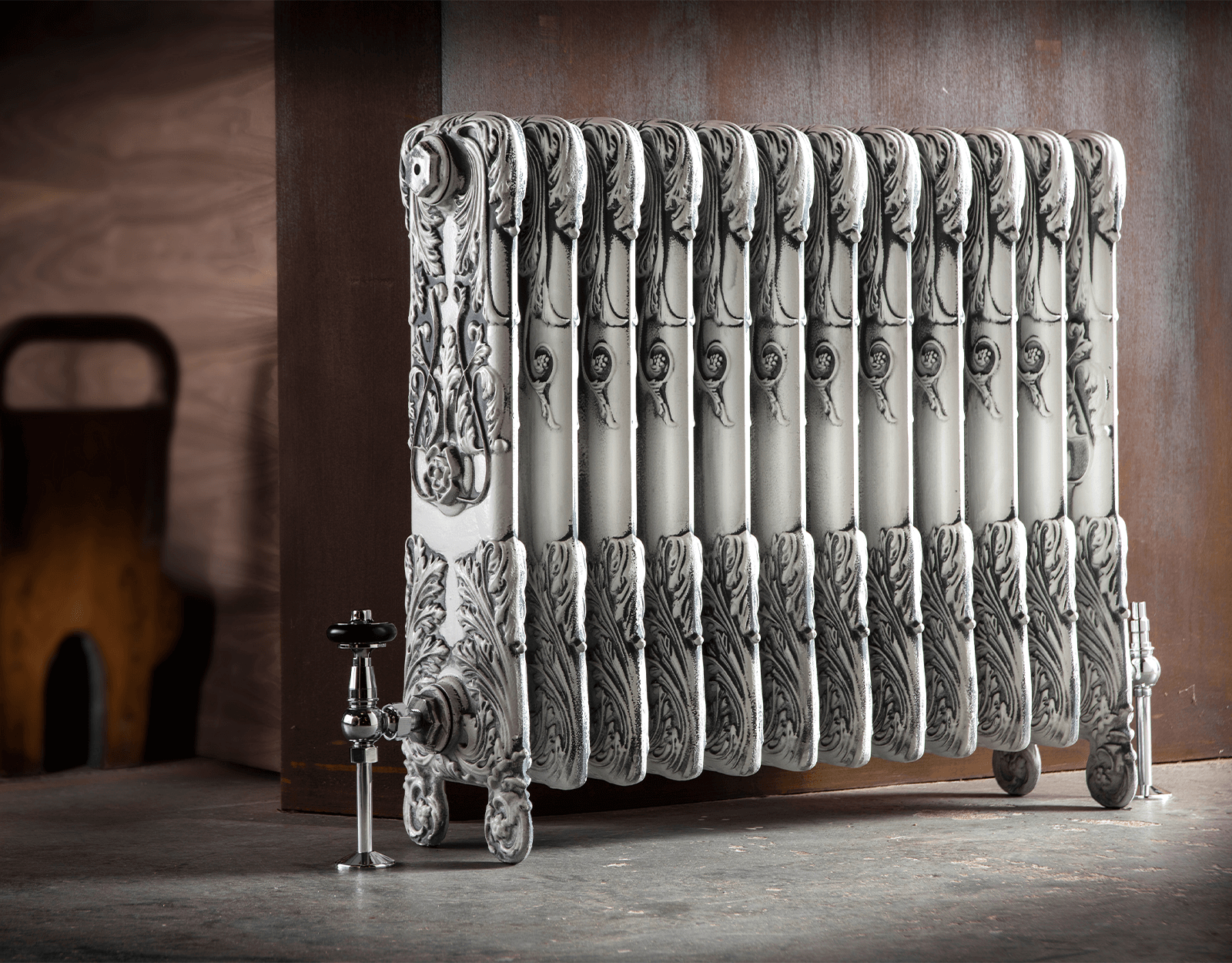 Cast iron radiator with flower deco Chelsea 680 - TheClassicHouse - the ...