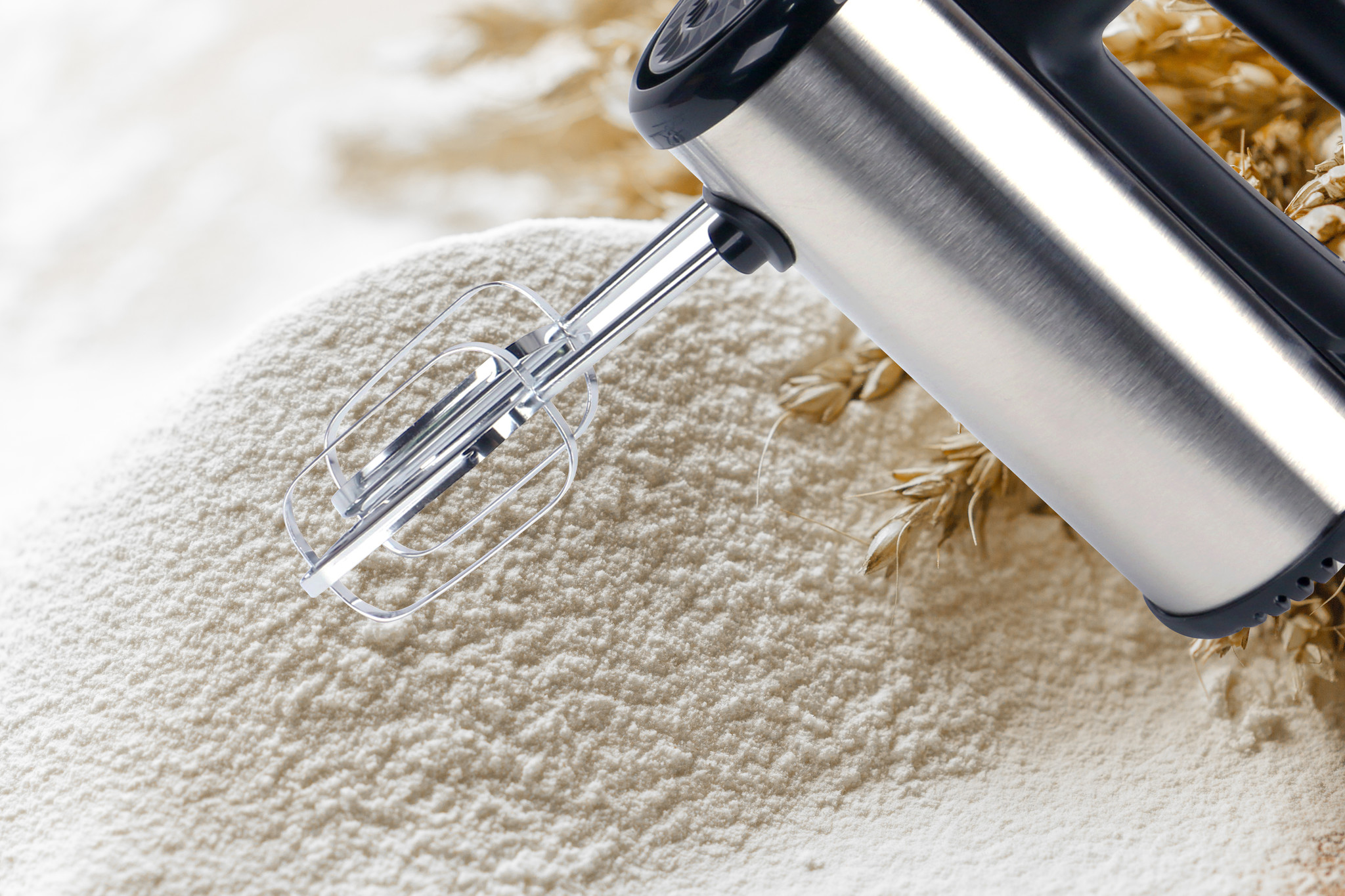 Swiss Pro+ | Mixer Handmixer - 750W - Turbo Functie - GlobalKoopje.nl