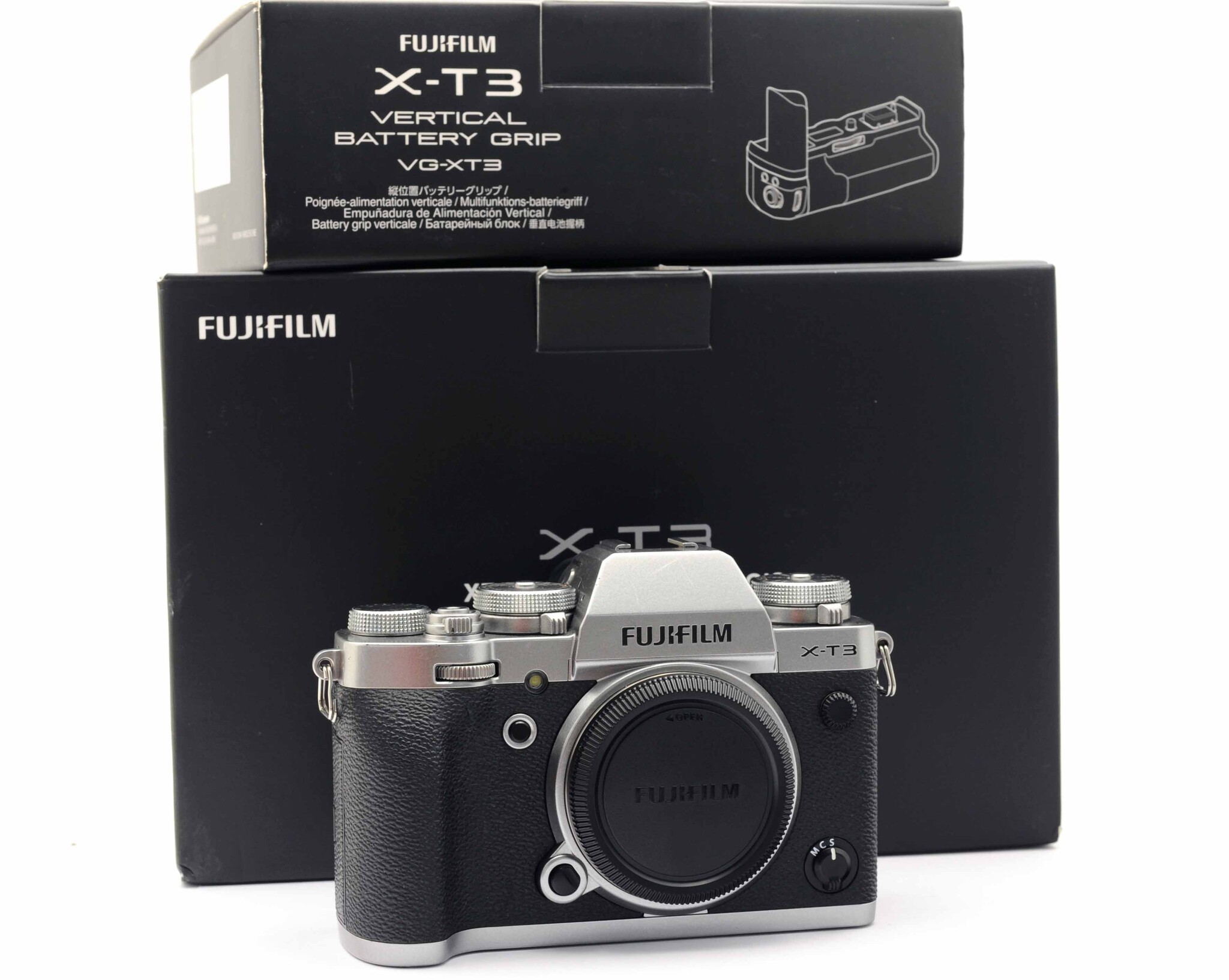 Fuji X-T3 Silver + VG-XT3 Battery Grip A5043001 - Aperture UK