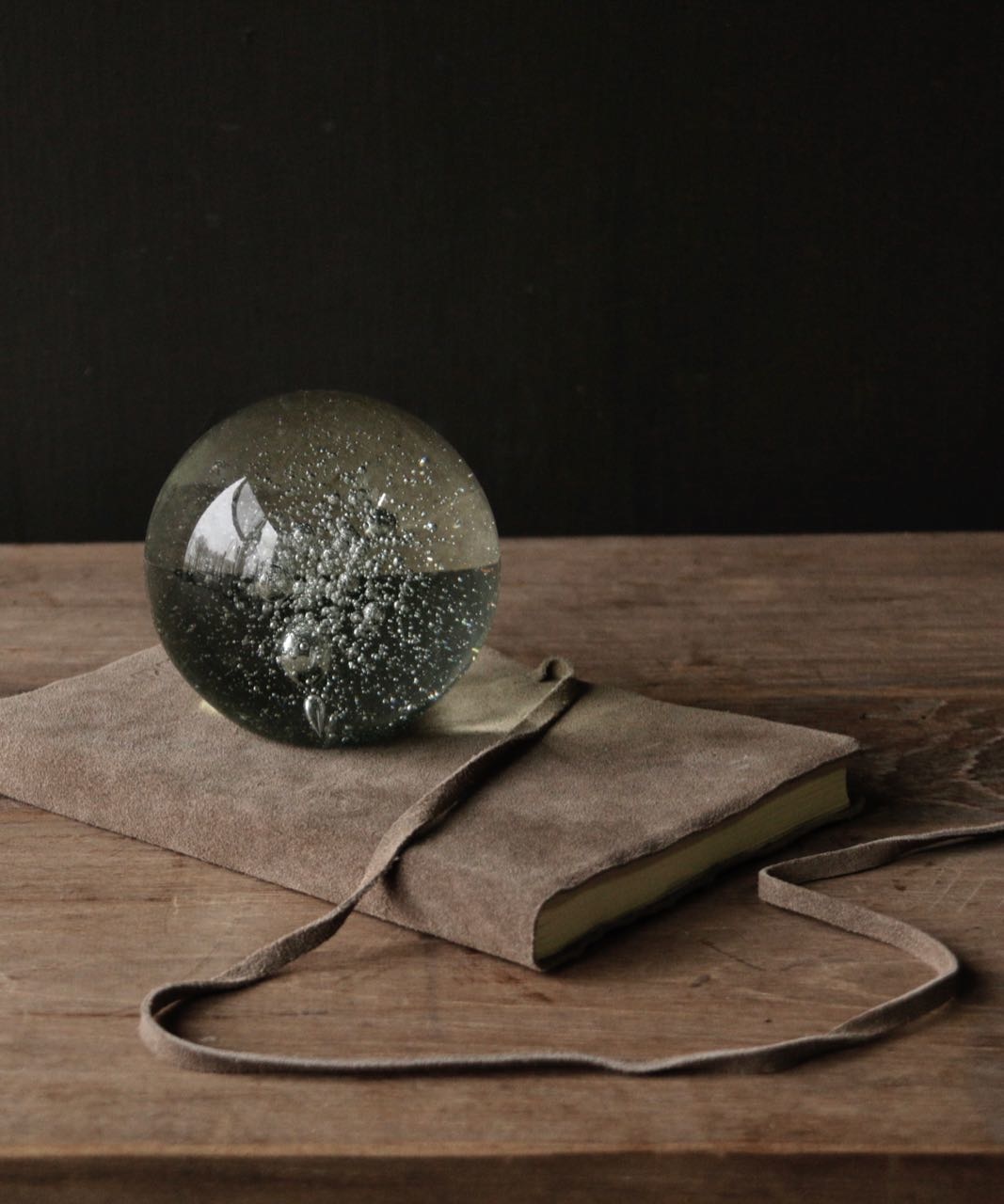 Glass paperweight ball - HerbersLifeHerbersLifestylestyle