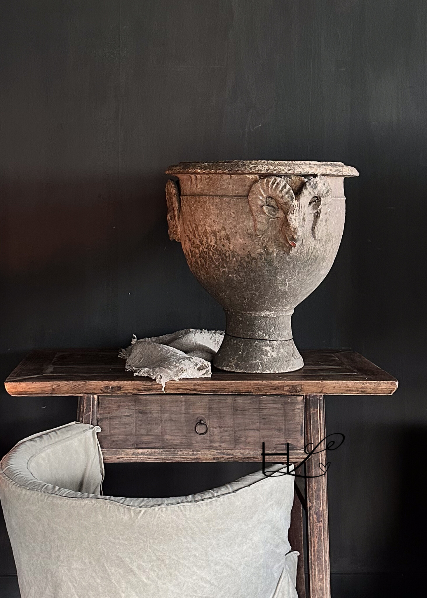 Beautiful unique pot with ram head - HerbersLifeHerbersLifestylestyle