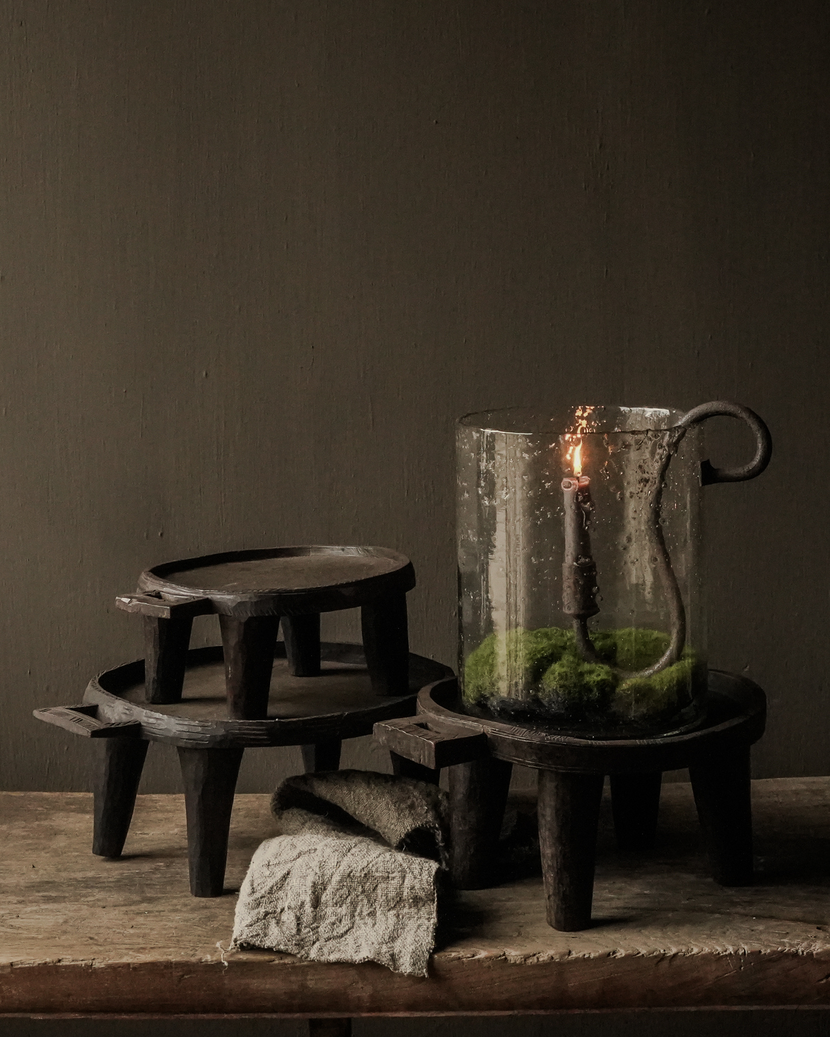 Unique old Scale plateau on wooden legs - HerbersLifeHerbersLifestylestyle