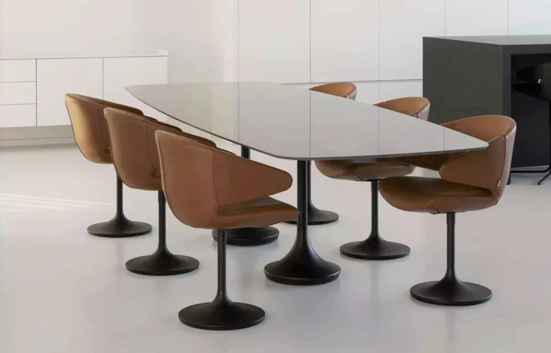 Joli Table Central Faux elyps