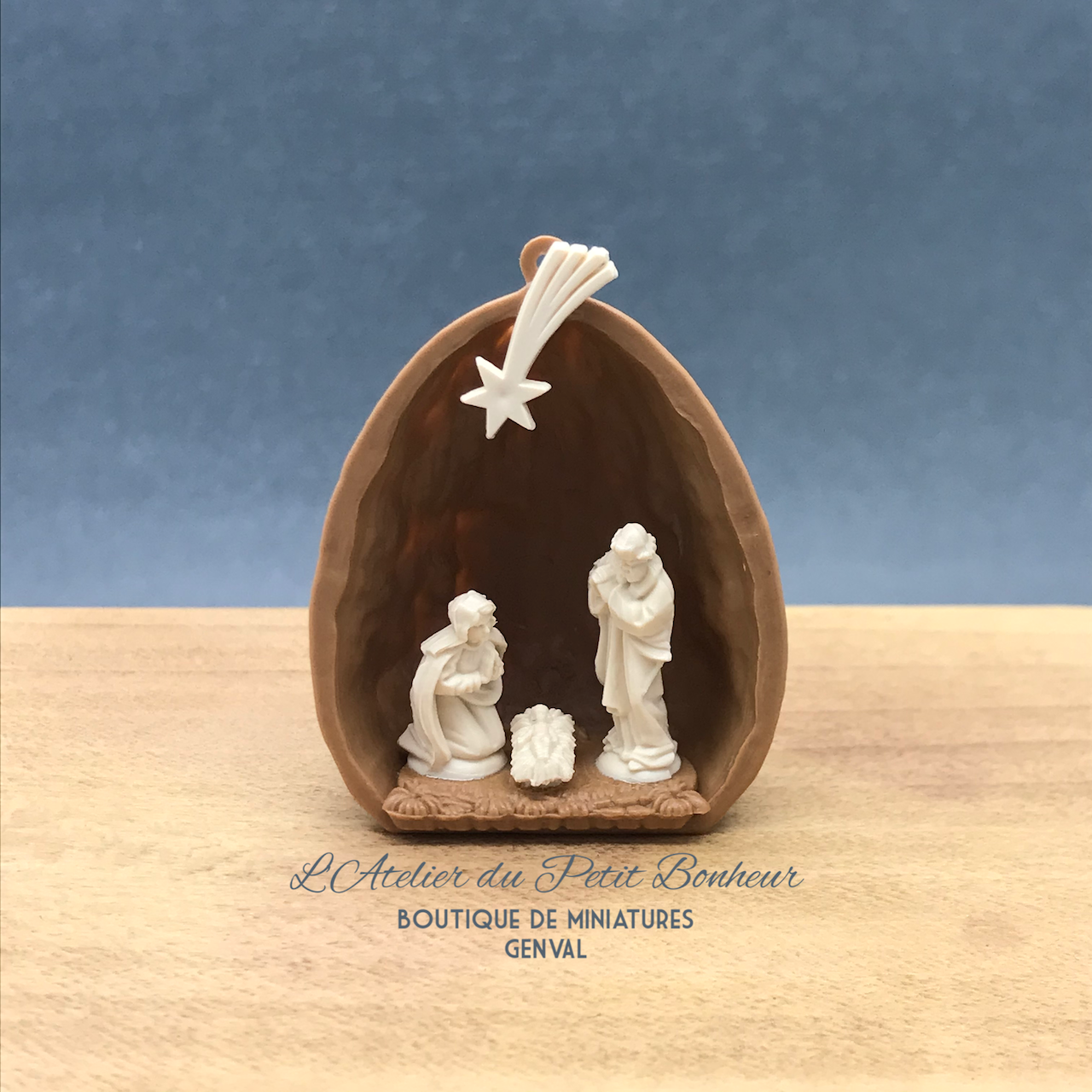 Crèche dans une noix - Petit Bonheur