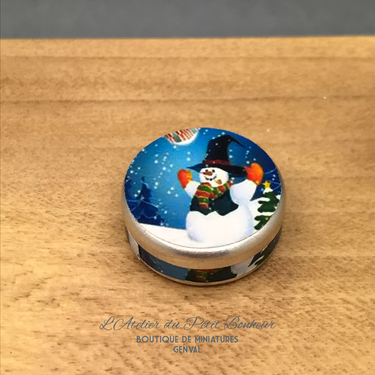 Boîte à biscuit métallique ronde (bonhomme de neige) - Petit Bonheur