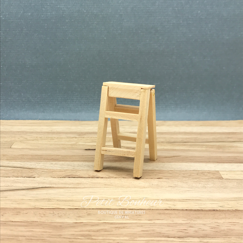 Escabelle en bois - Petit Bonheur