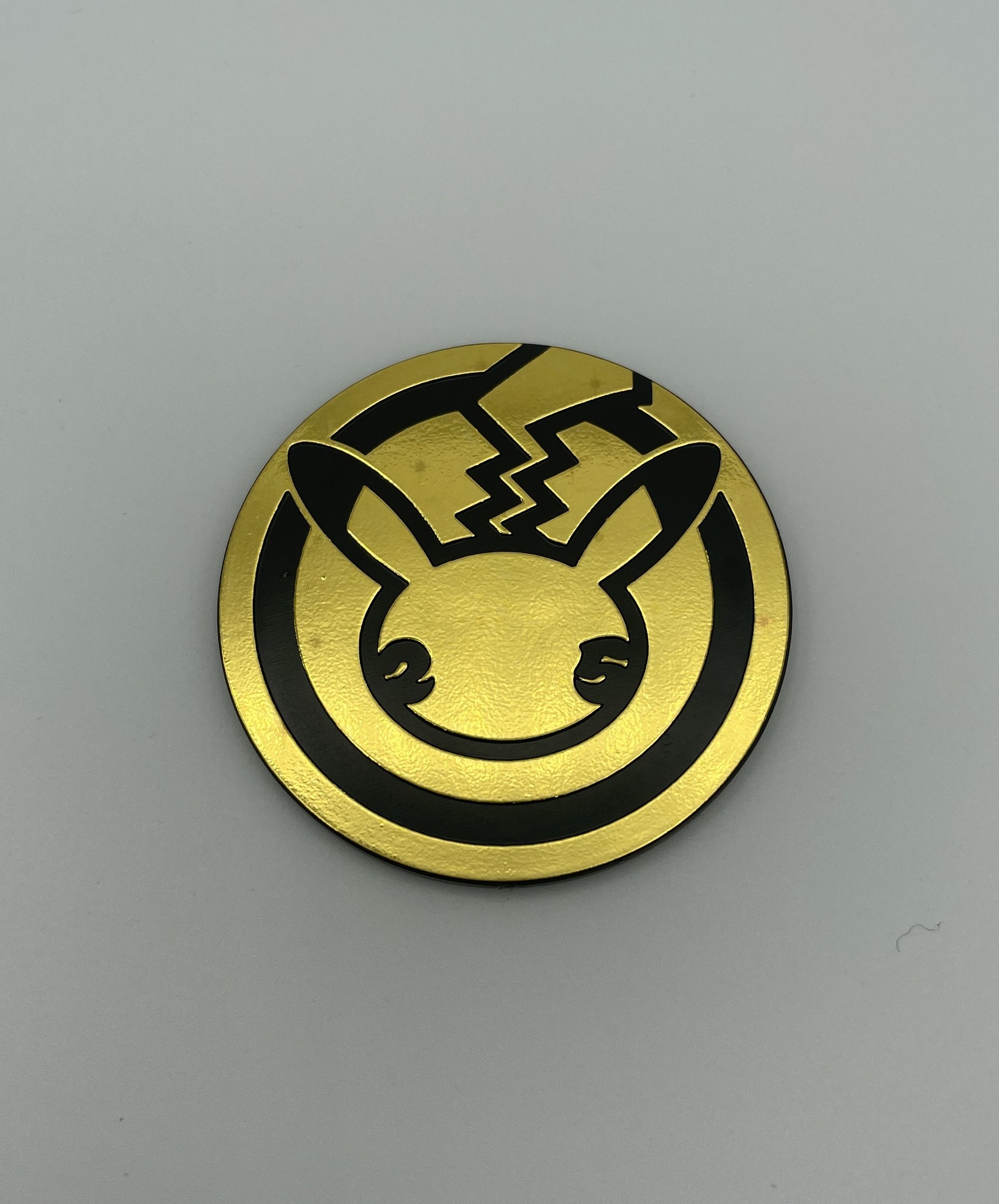 Oversized Golden Pikachu Celebrations Coin - LegendaryCards.eu