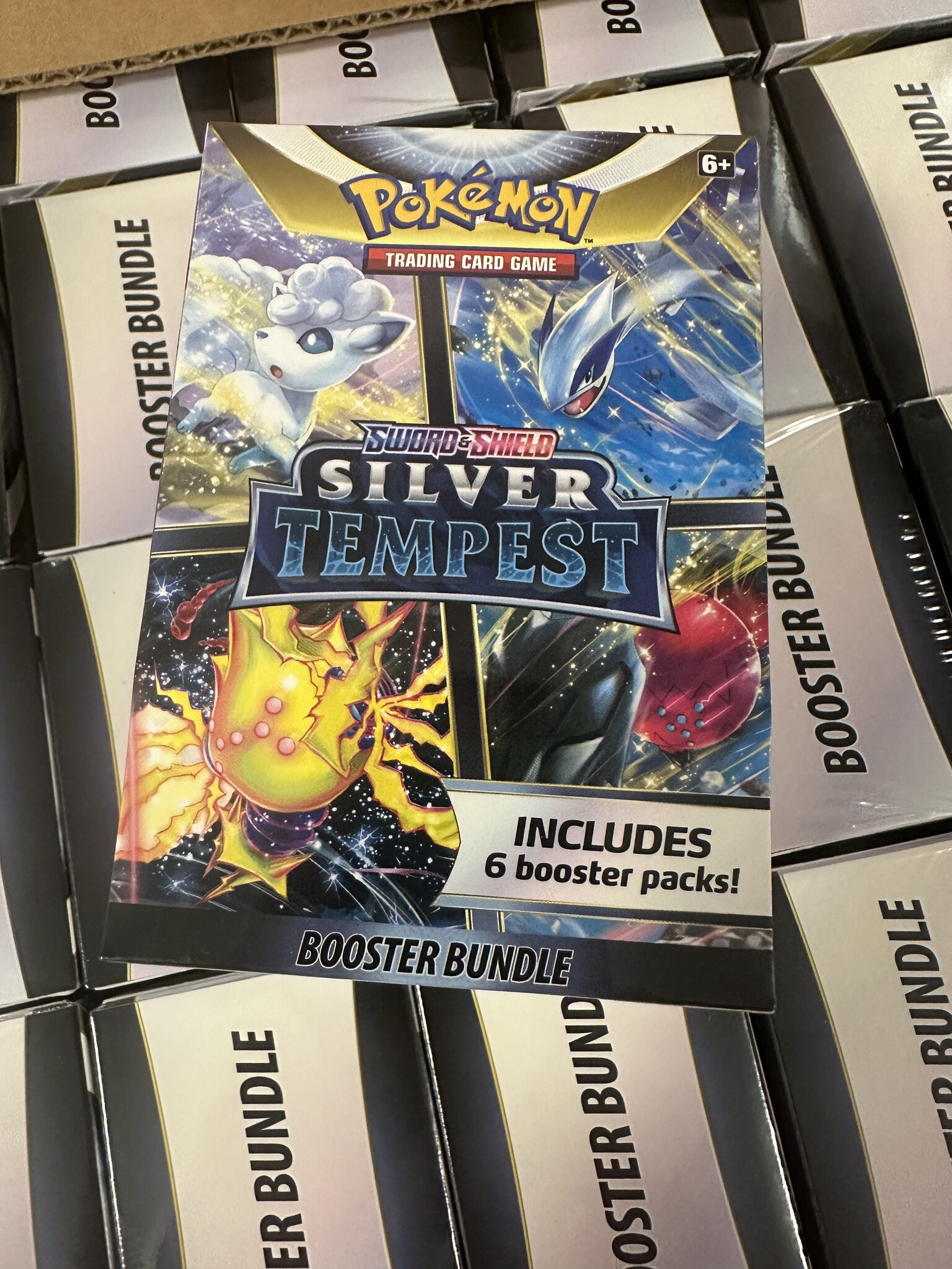 Silver Tempest Booster Bundle - LegendaryCards.eu