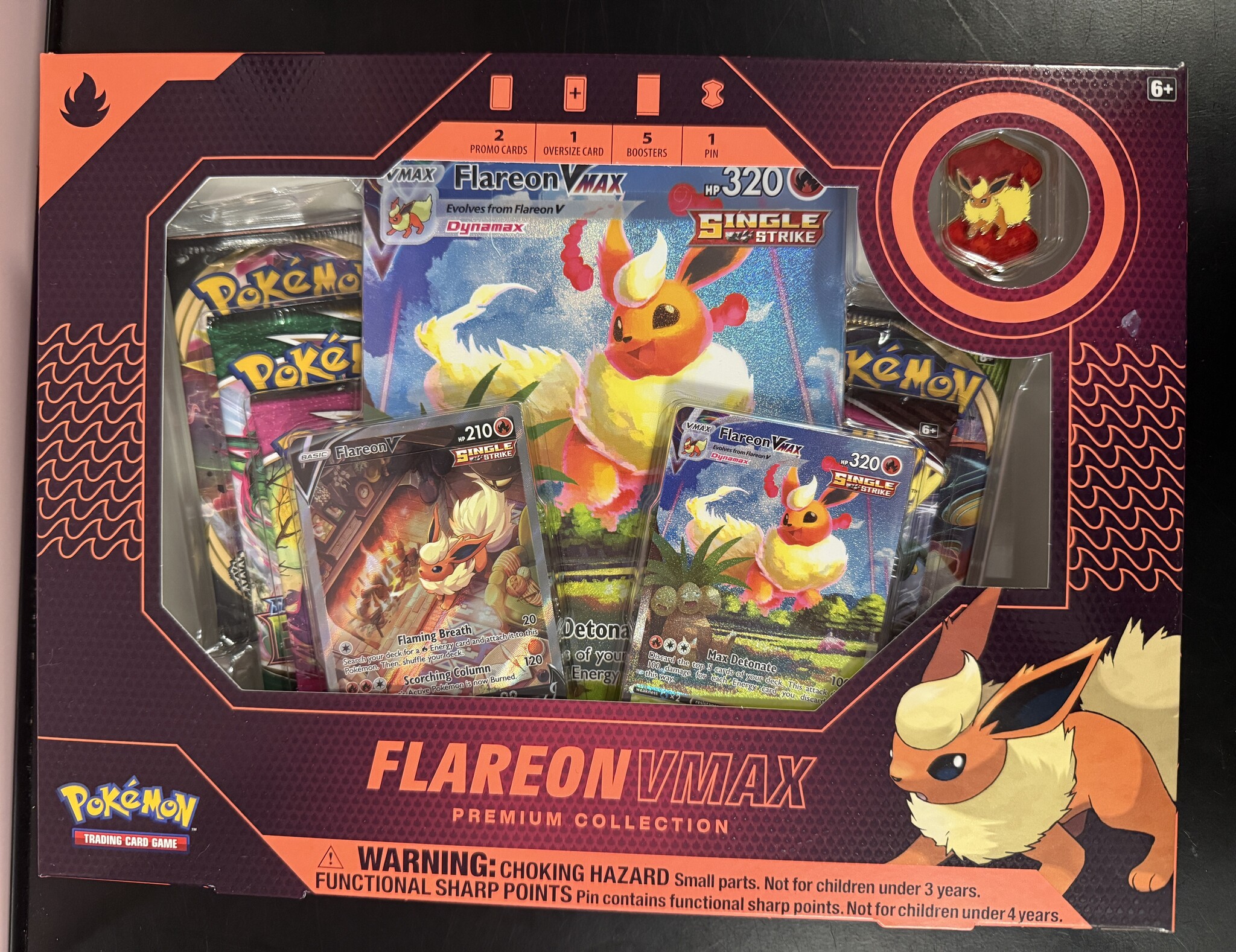 Flareon VMAX Premium Collection EU Version - LegendaryCards.eu