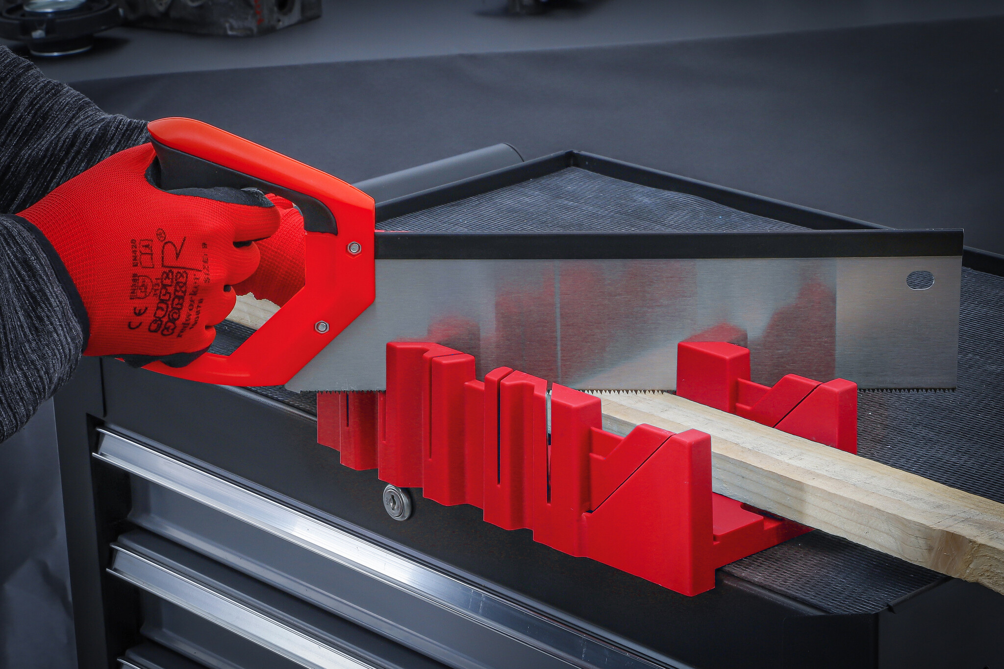 BGS Versteklade kunststof 300 x 130 x 80 mm met rugzaag ...