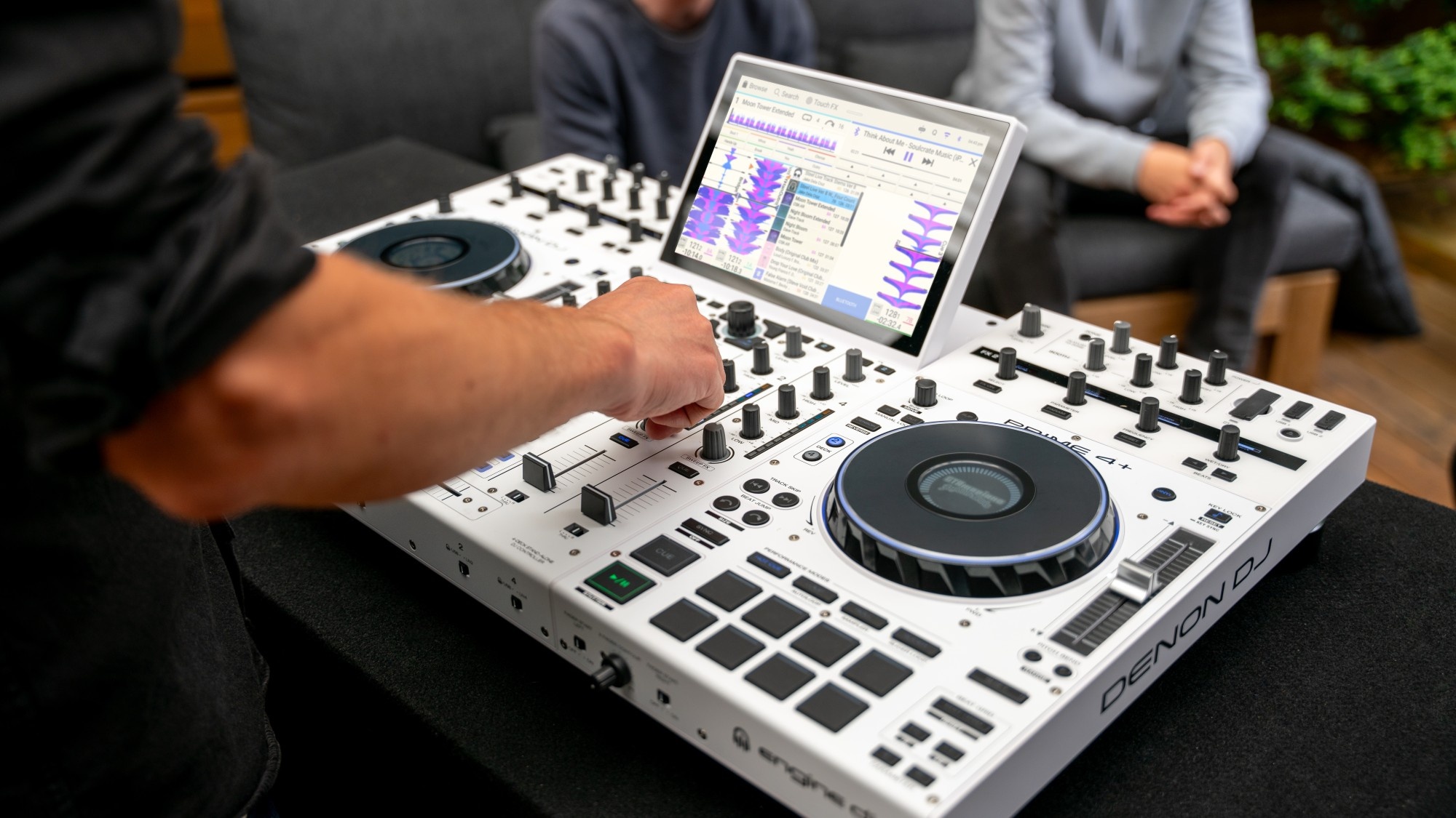 Denon Prime 4+ all-in-one DJcontroller limited WHITE edition - Dutch DJ ...