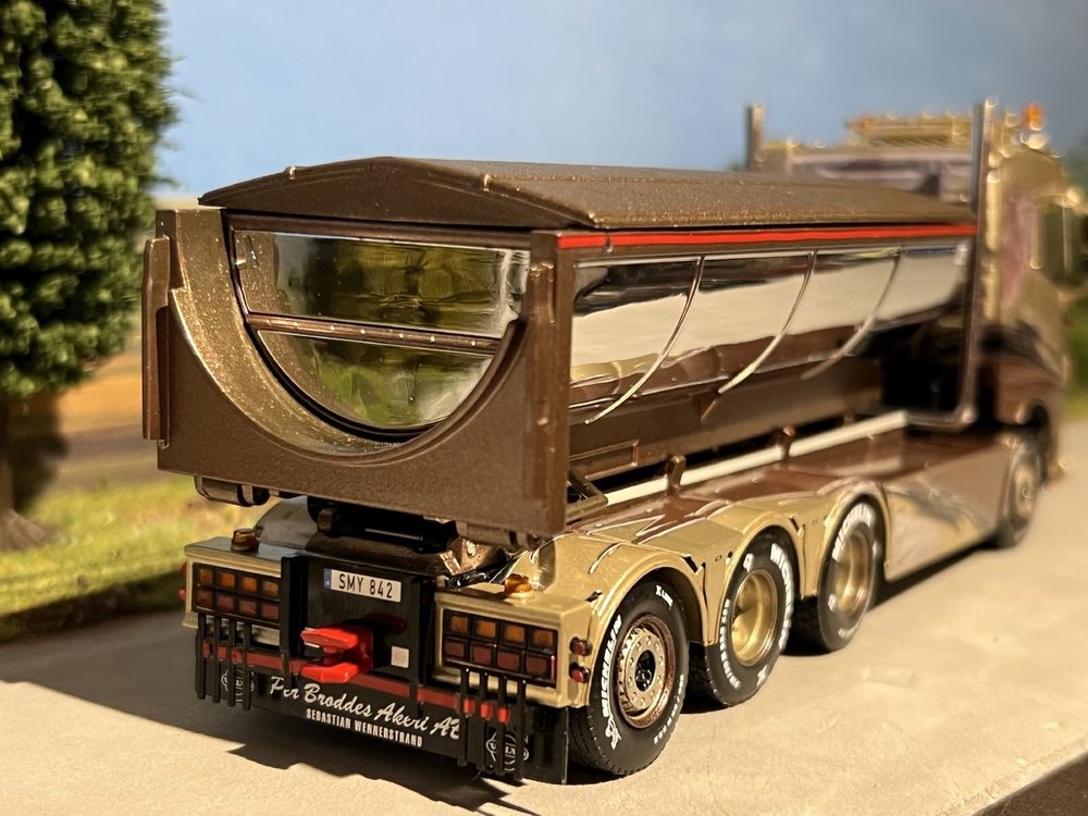 Wsi Volvo Fh4 8x4 Hooklift System Container Per Broddes