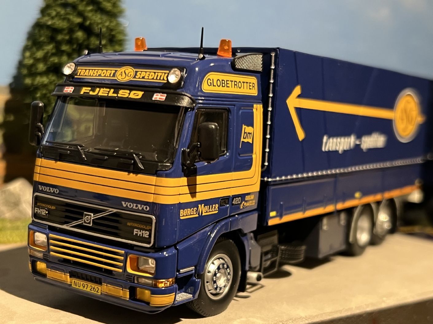 Tekno Volvo FH12 Globetrotter rigid truck with trailer Borge Moller AS ...