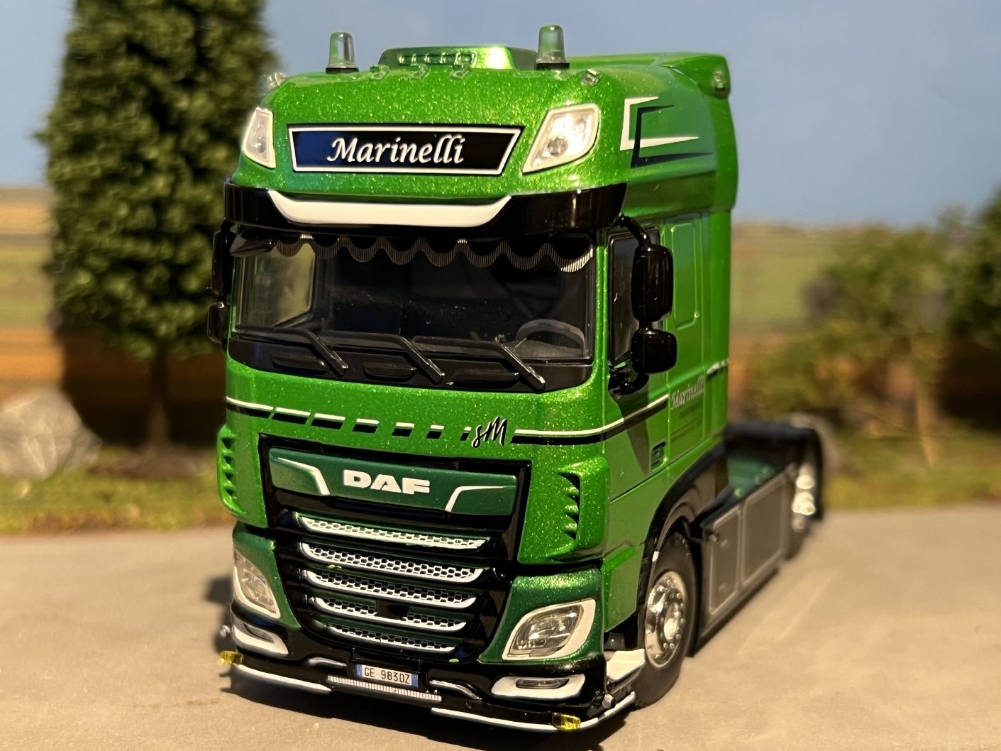 WSI DAF XF Super Space Cab 4x2 Marinelli - Miniatuurshop.com