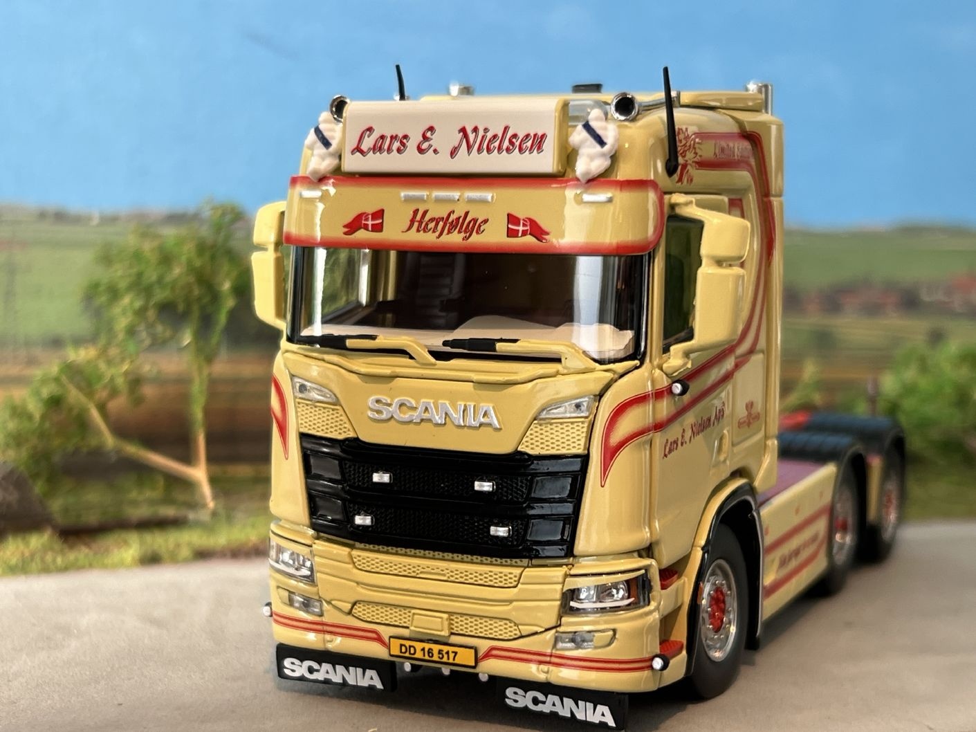 IMC Scania R Highline 6x2 LARS E. NIELSEN - Miniatuurshop.com