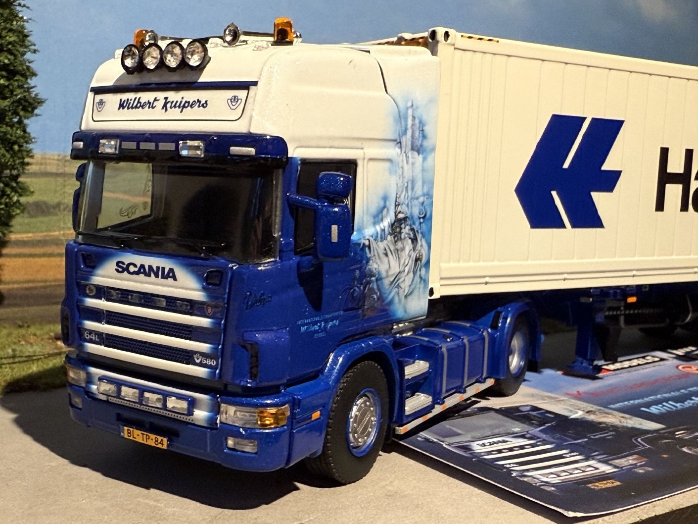 WSI "EXCLUSIVE" Scania 4-serie Topline 4x2 with 3-axle container trail ...