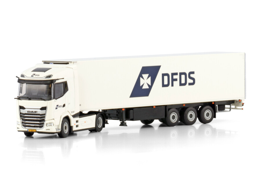WSI DAF XG 4x2 with 3-axle reefer trailer DFDS - Miniatuurshop.com