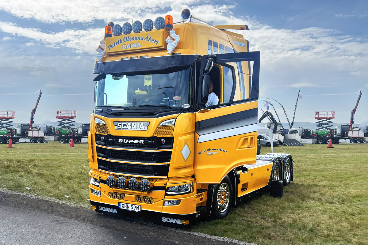 IMC Scania S High roof 6x4 PATRIK OLSSONS AKERI - Miniatuurshop.com