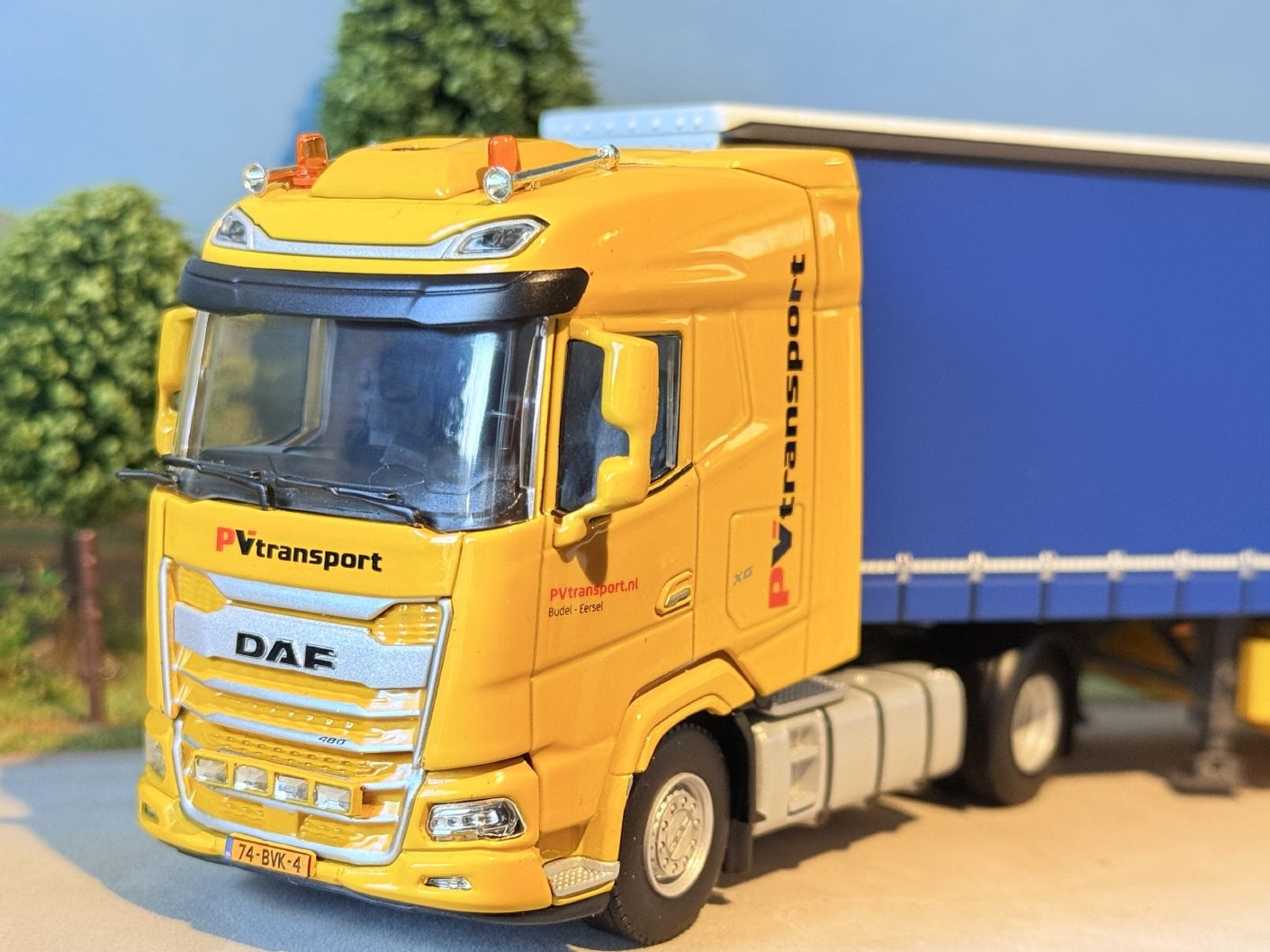 WSI DAF XG 4x2 met 3-assige schuifzeilen oplegger PV TRANSPORT ...
