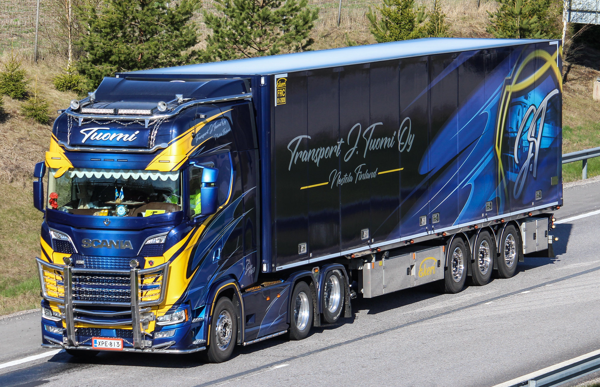 Tekno Scania Next Gen S520 Highline with 3-axle Ekeri reefer trailer T ...