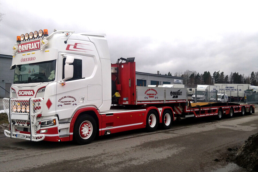 WSI Scania R Highline 6x2 with 4-axle semi wheel well lowloader TRAILE ...