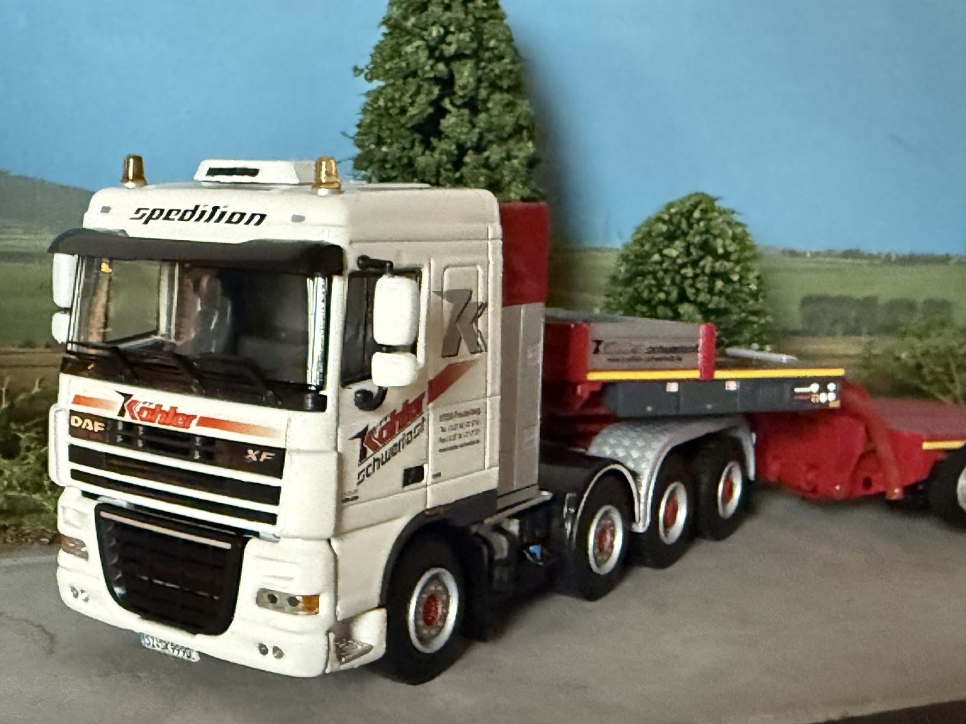 WSI DAF 105XF Space Cab 8x4 with euro lowloader + interdolly KOHLER SC ...