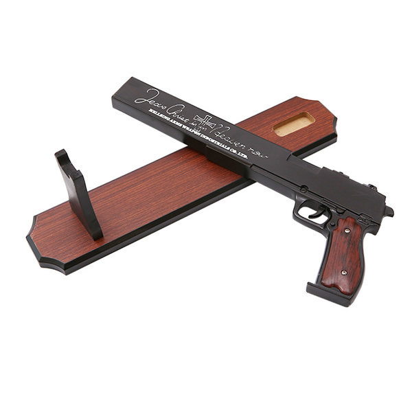 HELLSING - Jackal - ARMS 13mm Auto Anti-Freak Combat Pistol ...
