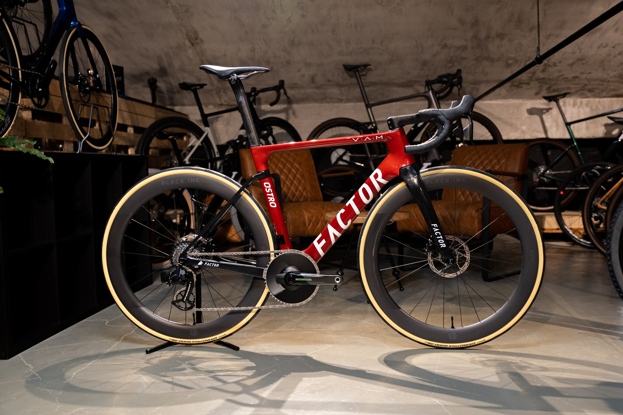 Factor OSTRO V.A.M. Custom Build - BikeSuperior
