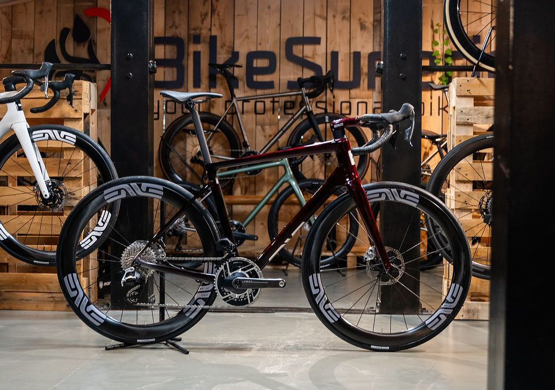 Blog - ENVE Melee Red LTD - BikeSuperior
