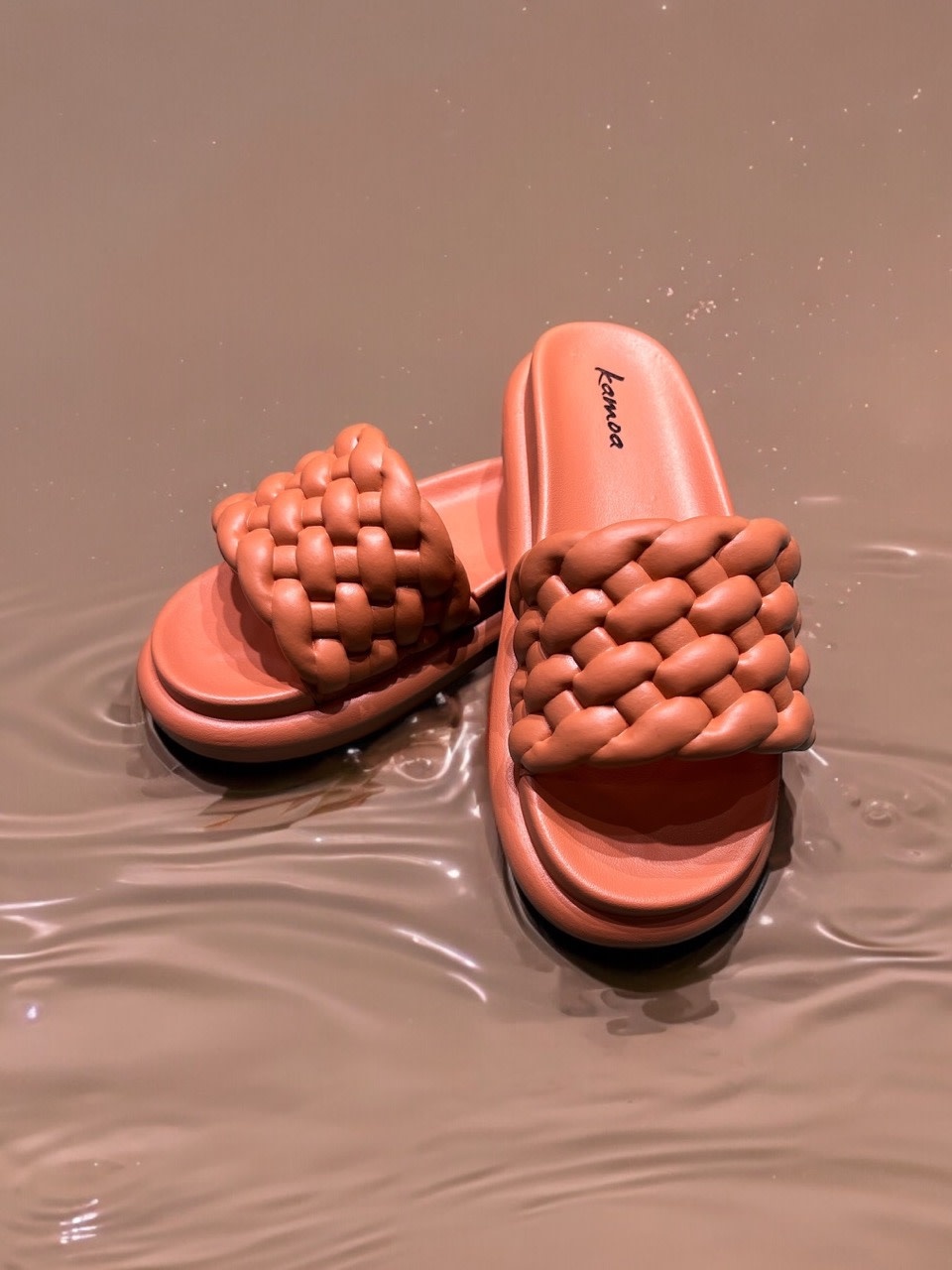 Kamoa Lola Slippers - The Short Way