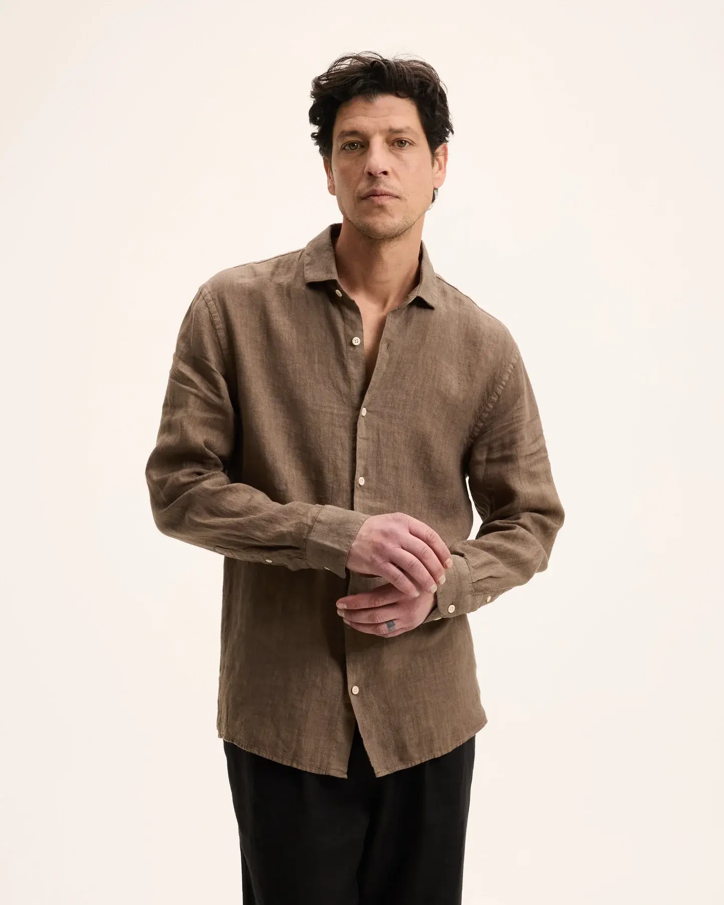 The GoodPeople Copy of Soho linen shirt sand 3000